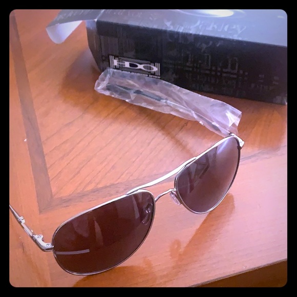 Oakley | Accessories | New Oakley Aviator Sunglasses | Poshmark